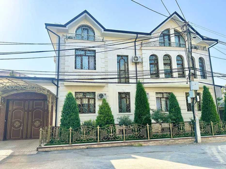 Cдается дом в центре города за Grand Mir Hotel (Гостиница Россия).
