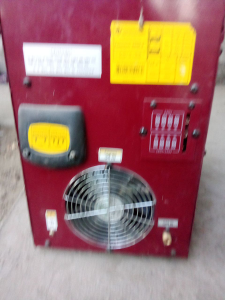 Xolati yaxshi ham argon ham elektrod bn svarka qiladi 220 voltda ishla