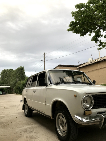 vaz 2102 sotiladi