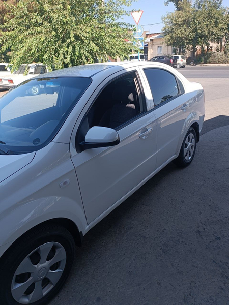 Nexia 3 mehanka sroʻchne sotladi