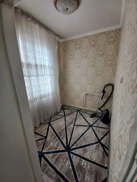 Yaxshi narxga zoʻr joydan 1*2/3/35m² boʻlgan shinam kvartira oilaga