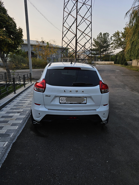 Продаётся  Lada Xray 1.8