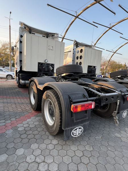 FAW TRUCKS Фав тягач