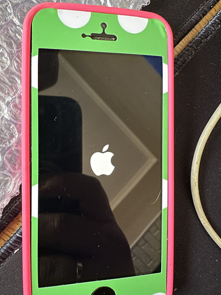 Продам все вместе iphone 3/4/5