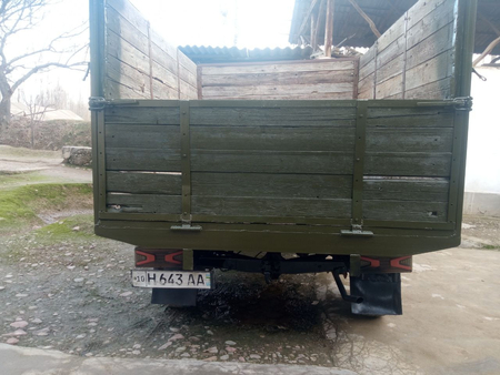 Avtomabil sotiladi