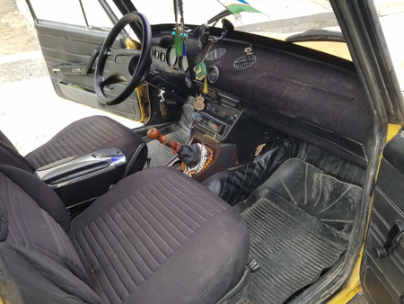 vaz 21011 srochno sotiladi
