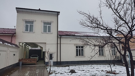Продаётся дом на участке 6 соток Алишеробод