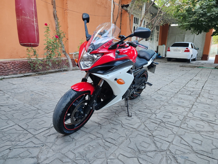 Yamaha fz6r sotiladi