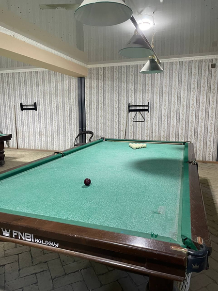 Bilyard stoli 2 dona xar 1 tasi 2200$. Kelishitiriladi.