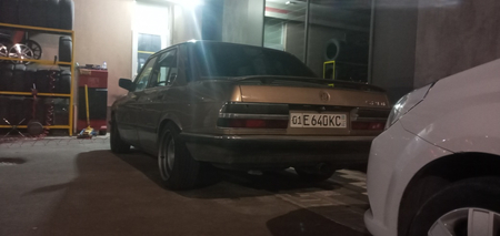BMW e28 520 sotiladi