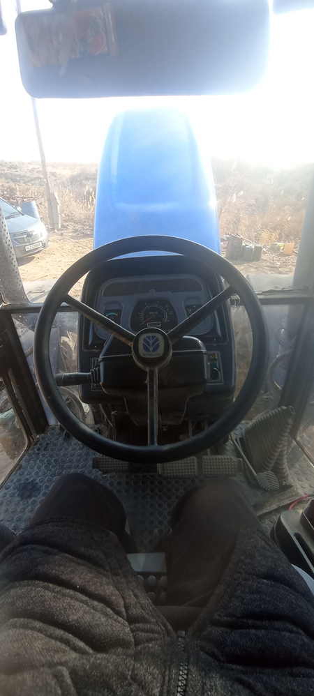 New Holland TS 135