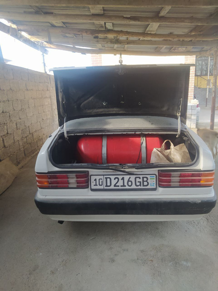 Mersedes sotiladi srochno
