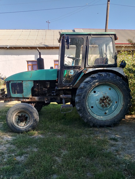 Traktor TTZ xachir 2004