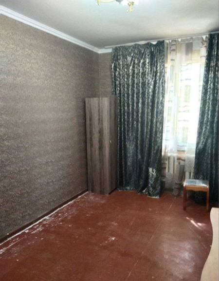 Торговый центр 1 комнатная 2 этаж Продам