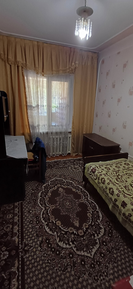 Юнусабад 15 квартал 3 комнатная 1 этаж