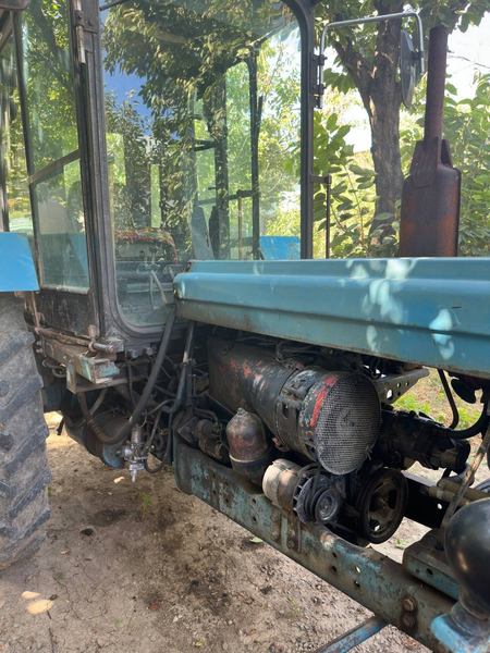 Traktor sotiladi 28 akvarium kabina