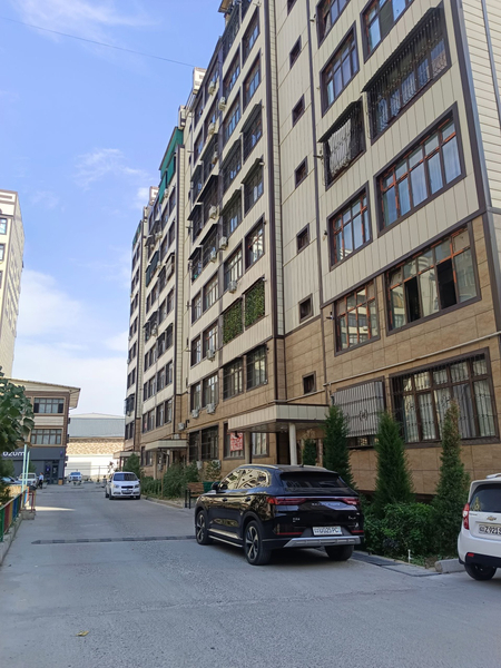 Срочно продается 3 комнатная квартира  чистая с ремонтом   с мебелью