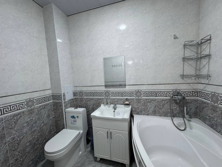 Продантся квартира на 3 этаже площадью 110 кв.м. В Микрорайоне