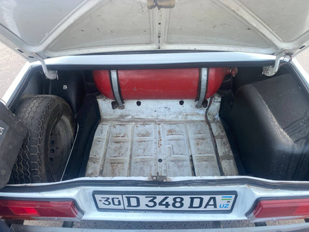Vaz 2107 sotiladi