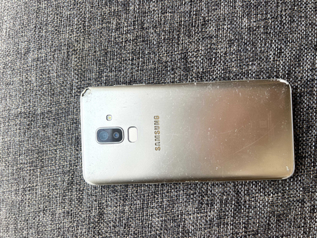 Samsung j8+ 32 xotira