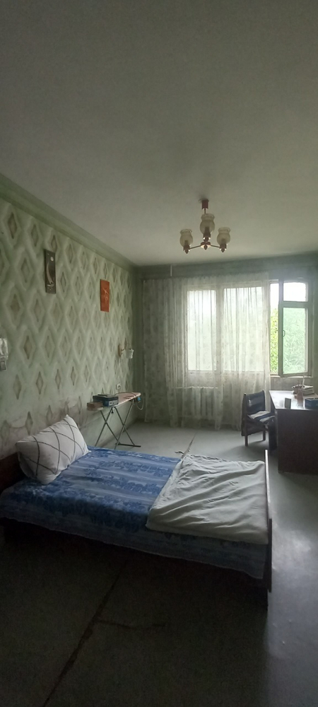 Продаётся 3-х комнатная квартира. Массив Феруза