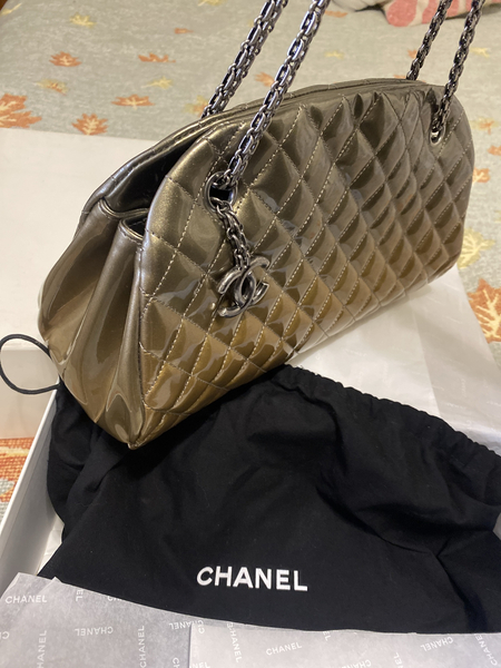 Продается оригинальная сумка Chanel