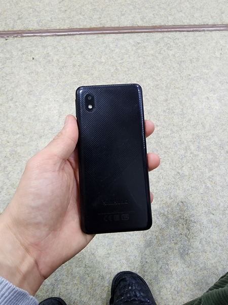 Samsung A20s 32 gb  o'qib o'ylab tel qilila
