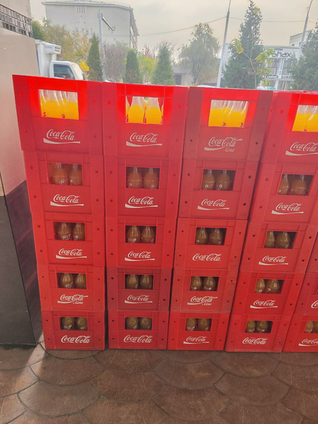 Kola yashik Koka Kola Coca cola yashik sotiladi ichidigi kolalsi bilan