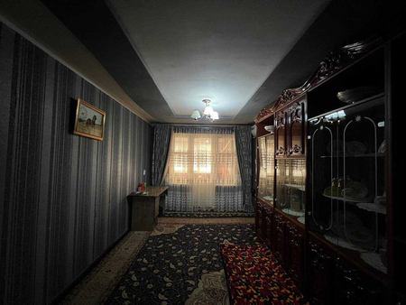 Эълон№4255   3  хонали  квартира.
Иккиламчи кредитга хам сотилади.