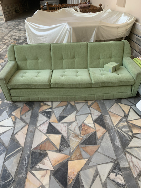 Mebel sotiladi divan