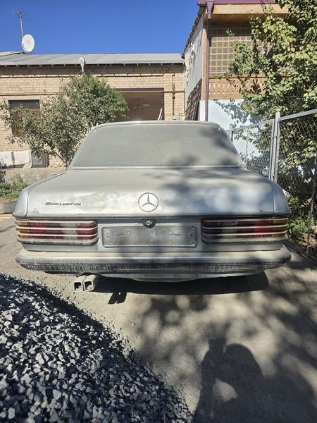 На запчасти  по запчастями мерс merc  mercedes  W123  E 200