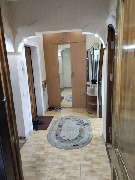 Ул. Сайрам. 3 ком. Продажа. Максимка
