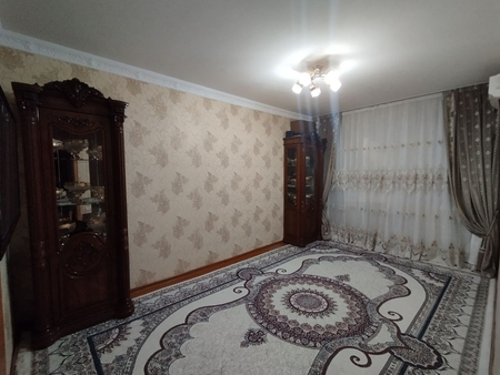 Uchtepa tumani 12 mavzeda 4/3/4 xonadan sotilyapdi!