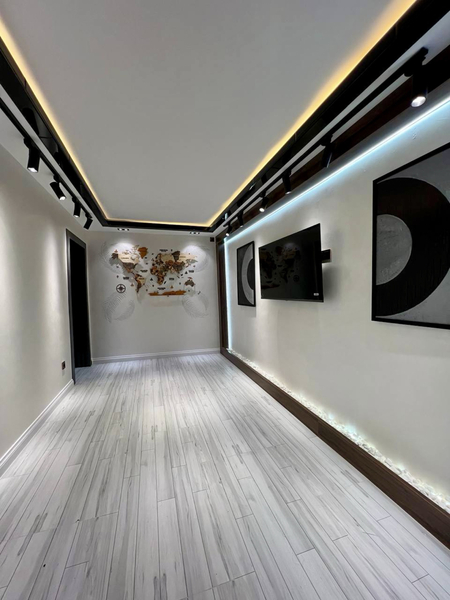 Продаю Hi-Tech Office Ул.Мукумий Ресторан Дудек Вдоль Дороги 65м2.