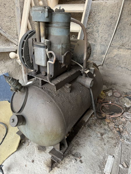 Kampressor sotiladi