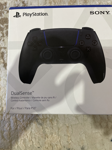 Playstation 5, +1 joystik sov’g’a, 8 tadan ko’p o’yini bor