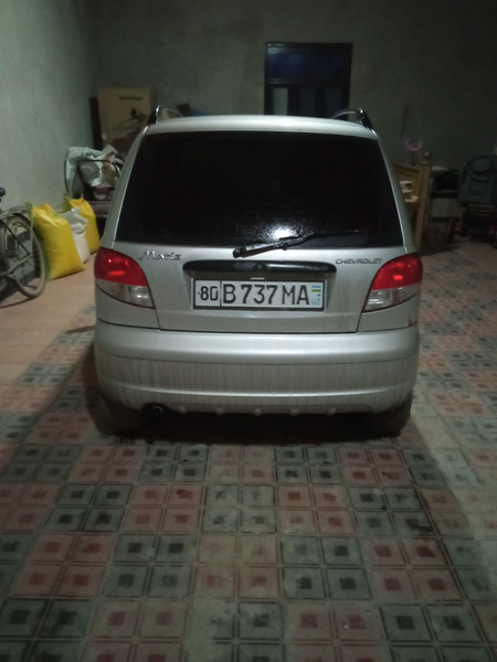 2011 yilda  chiqarilgan  Narxi 4000$  metani bor kraskasi yoq