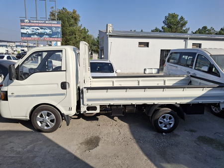 Jac x200 yuk avtomobili