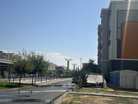 Srochna ozim uyim sotaman metro yonidan 3 xona