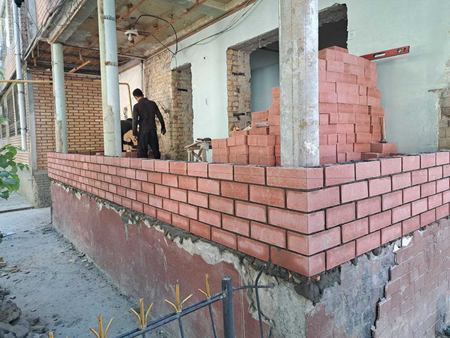 Кладка и ремонт балконов