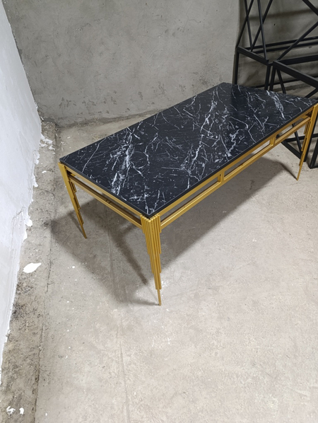 Jurnalniy stolik loft
