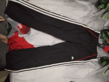 Продаётся adidas спорт костюм