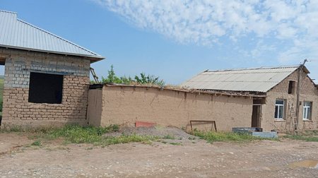 Dala hovli sotiladi