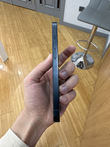 iPhone 14 Midnight 128GB E-Sim