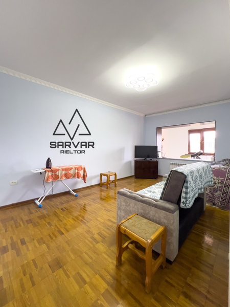 Продам 2/4/4 Буюк ипак Йули 77 серия