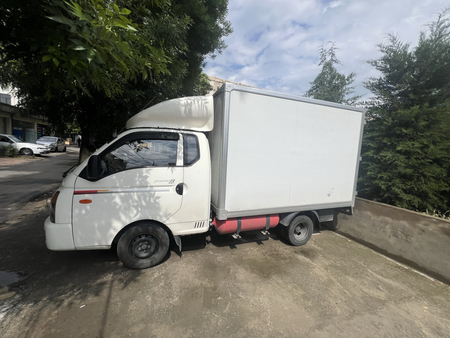 Hyundai porter 2 sotiladi holati yahshi 2012 yil 316 ming yurgan