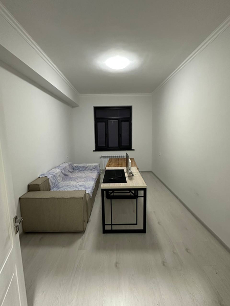 Срочно Корасув Академия 1 этаж 2 хона 72м²