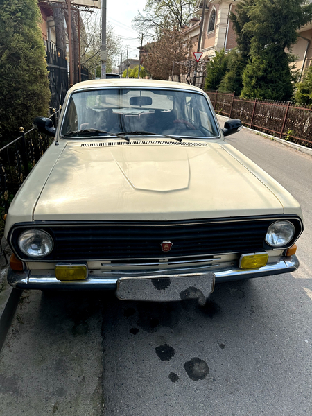 Gaz 2410 Volga srochna sotiladi