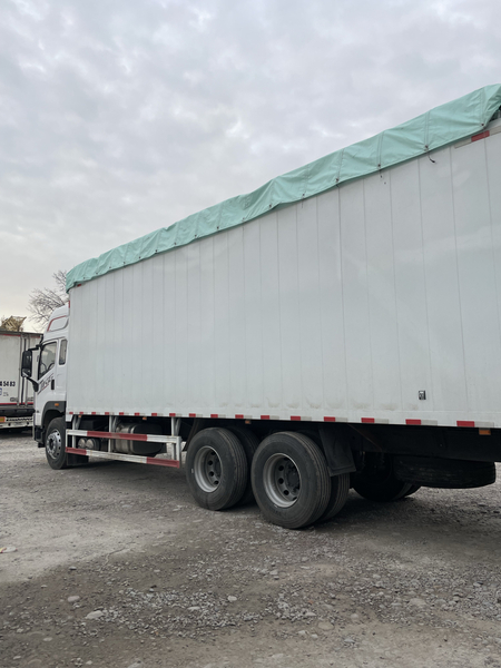 FAW furgon 7,5 m