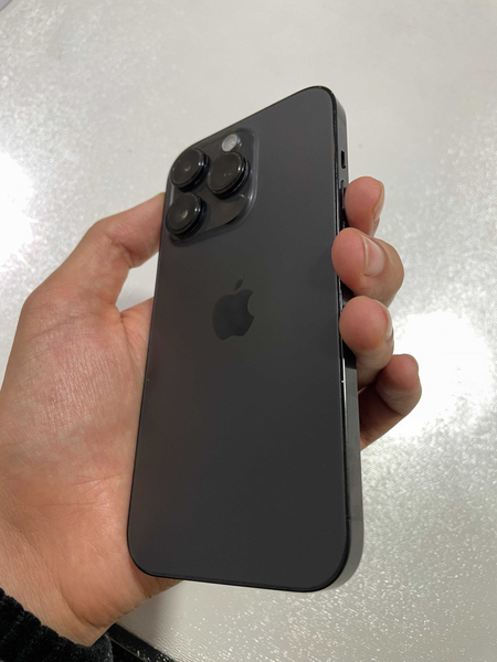 Iphone 14 pro , 8/256 , esim , LLA ,  yomkst: 87 .